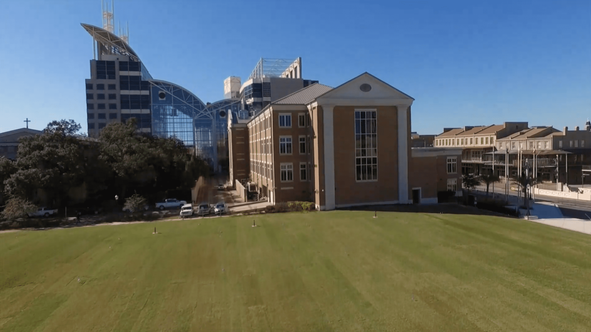 How to Choose the Right Massage Therapist School For You! - Blue Cliff ...